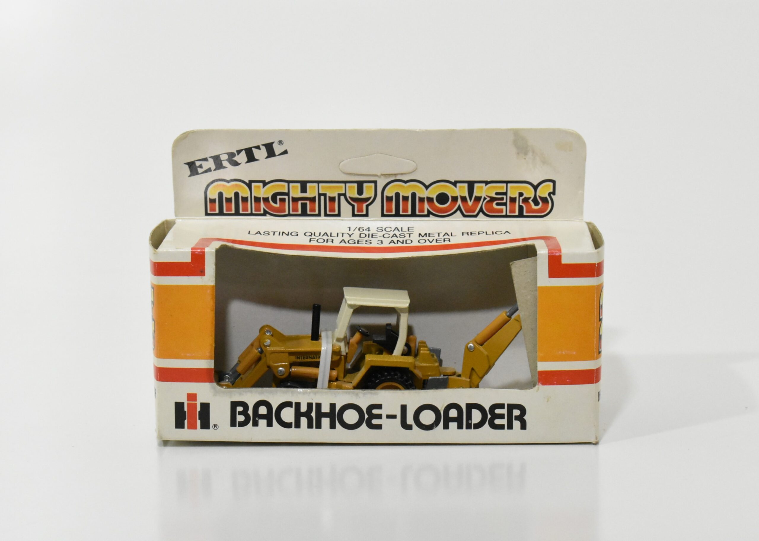 1/64 International Harvester Backhoe Loader - Dalton's Farm Toys