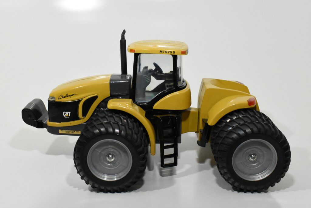 1/16 Cat Challenger MT975B 4WD Tractor With Triples, 2008 Farm Progress Show - Dalton's Farm Toys