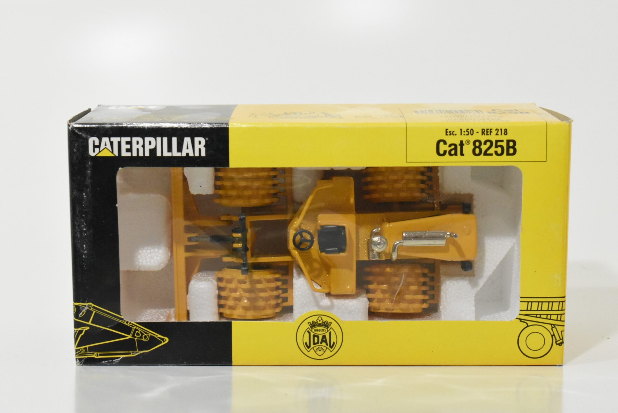 1/50 Caterpillar 825B Compactor - Dalton's Farm Toys
