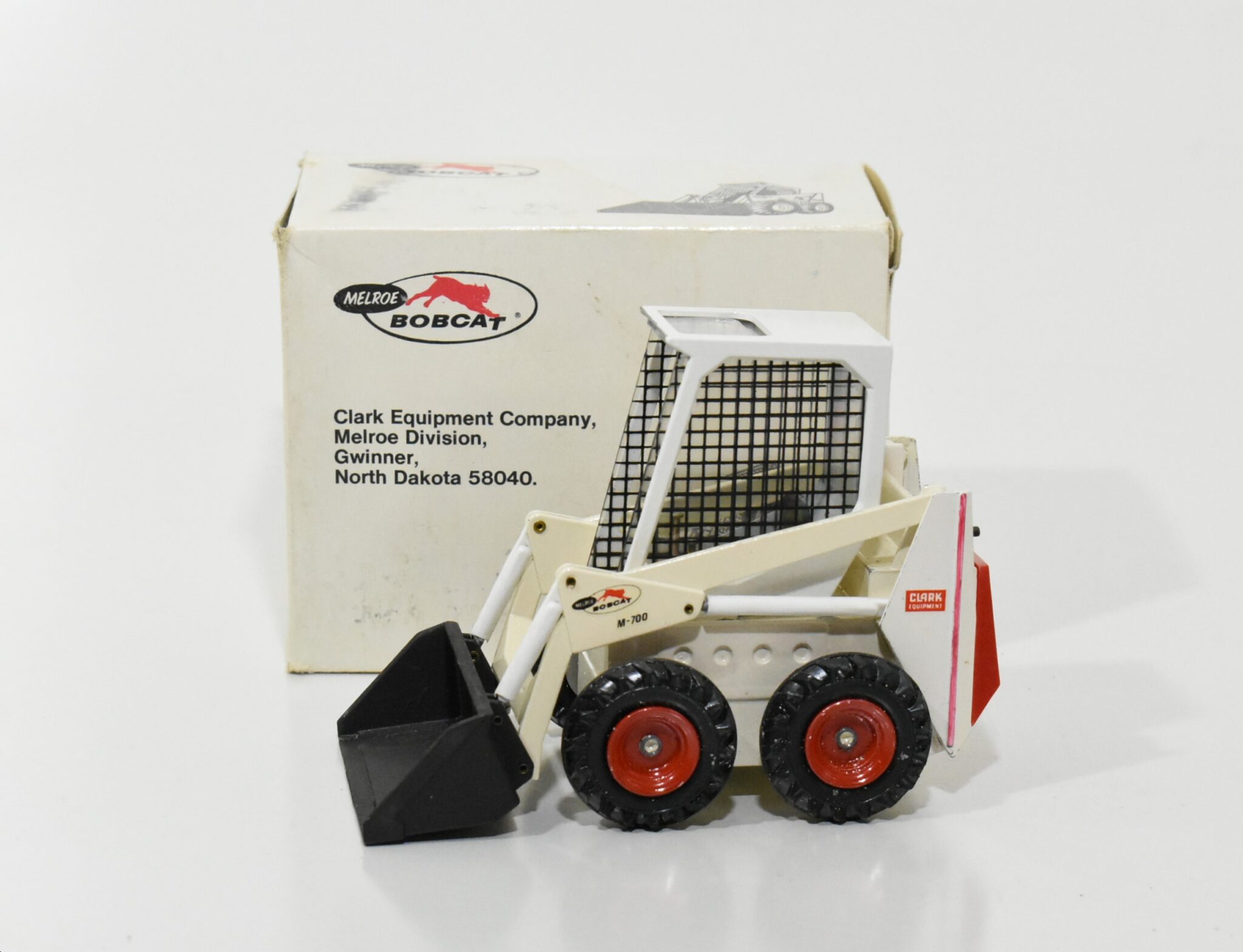 1/64 Bobcat M-700 Skid Steer Loader - Dalton's Farm Toys