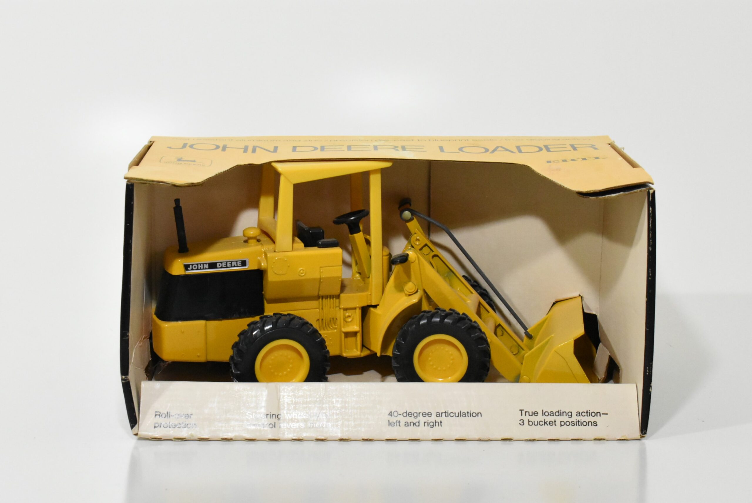 1/16 John Deere Wheel Loader - Dalton's Farm Toys