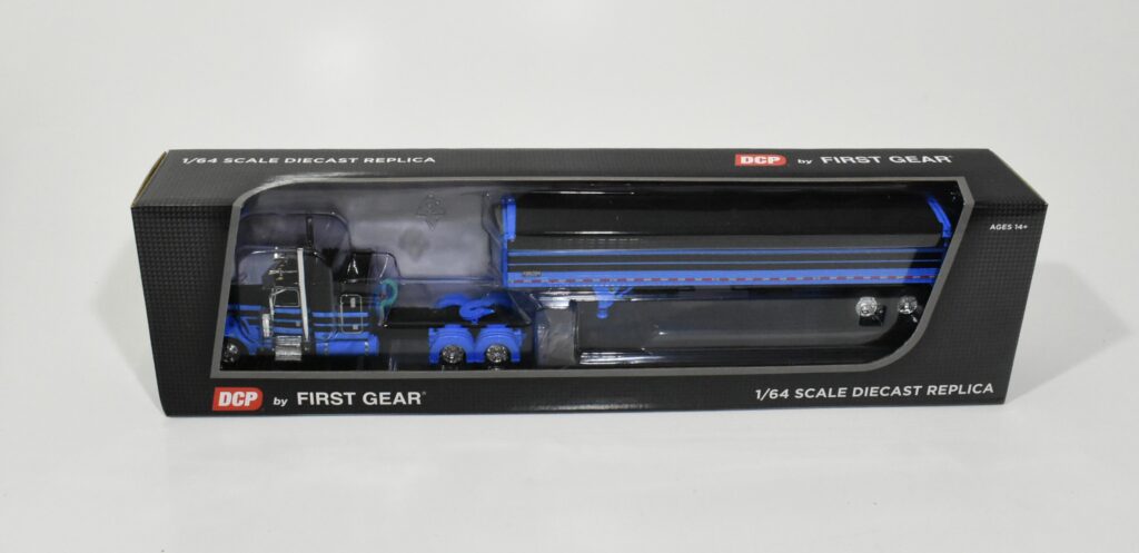 1/64 Black & Blue Peterbilt 389 Semi With 63" Flat Top Sleeper With ...