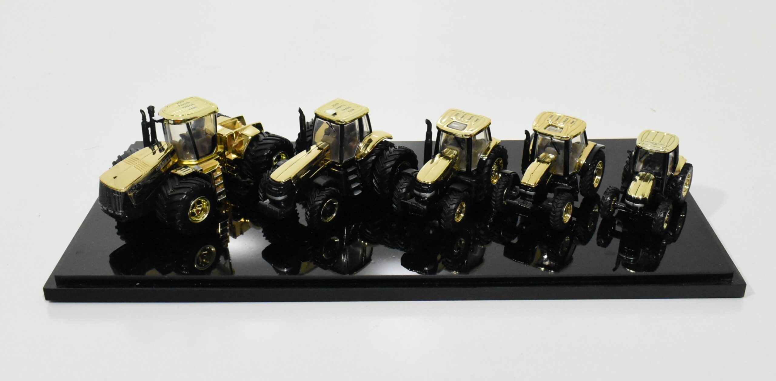 1/64 Case IH 5 Piece Gold Plated Tractor Set, Trade Fair Award With ...