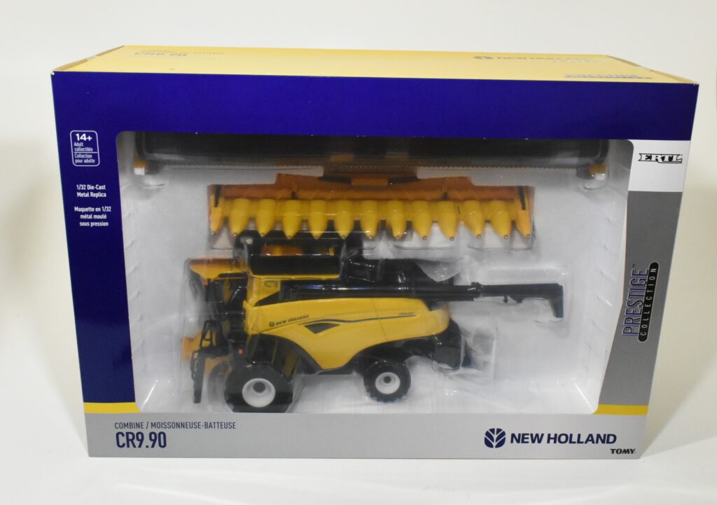 1/32 New Holland CR9.90 Combine With Folding Corn Head, Duals & Draper ...