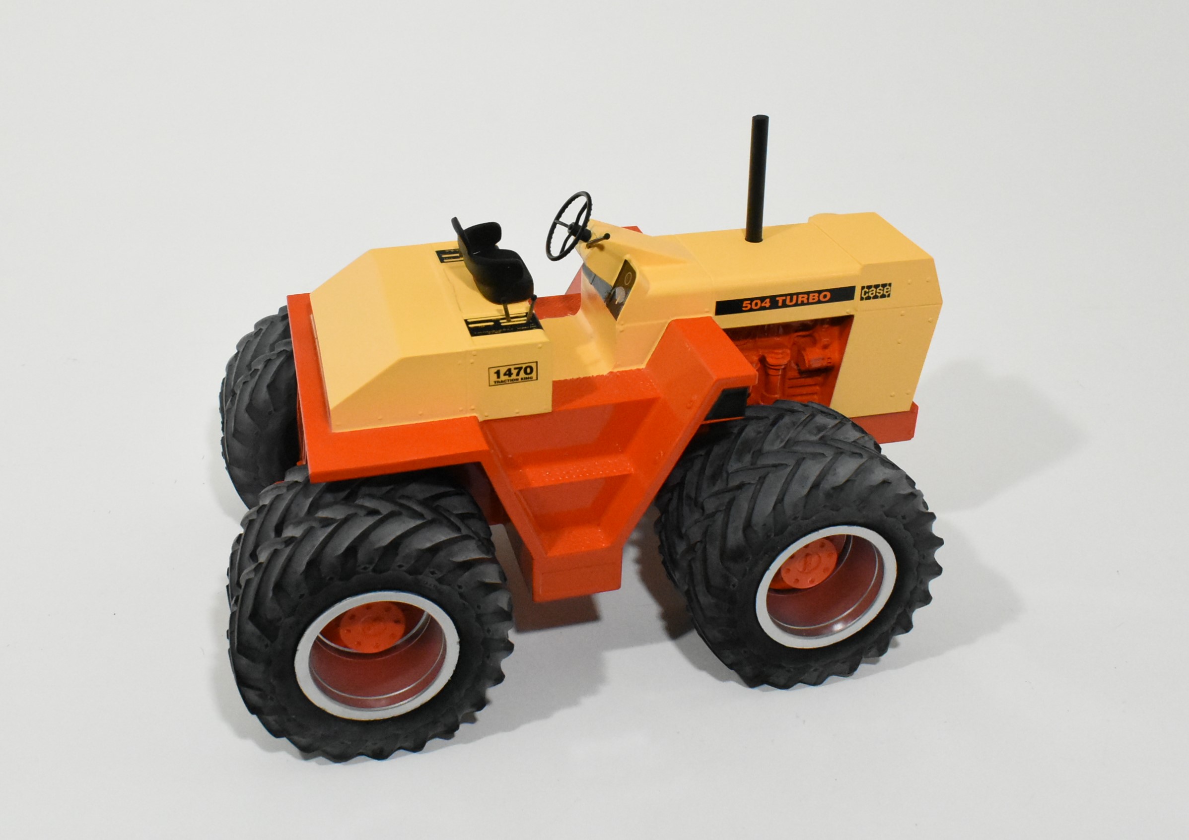 1/16 Case 1470 Tractor With Removable Cab & Duals - Dalton's Farm Toys