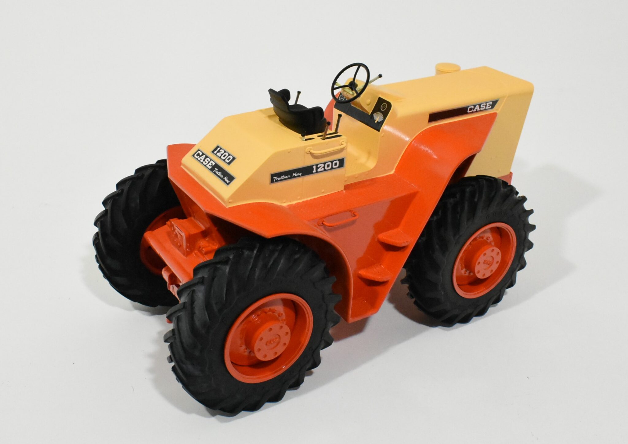 1/16 Case 1200 Tractor Without Cab - Dalton's Farm Toys