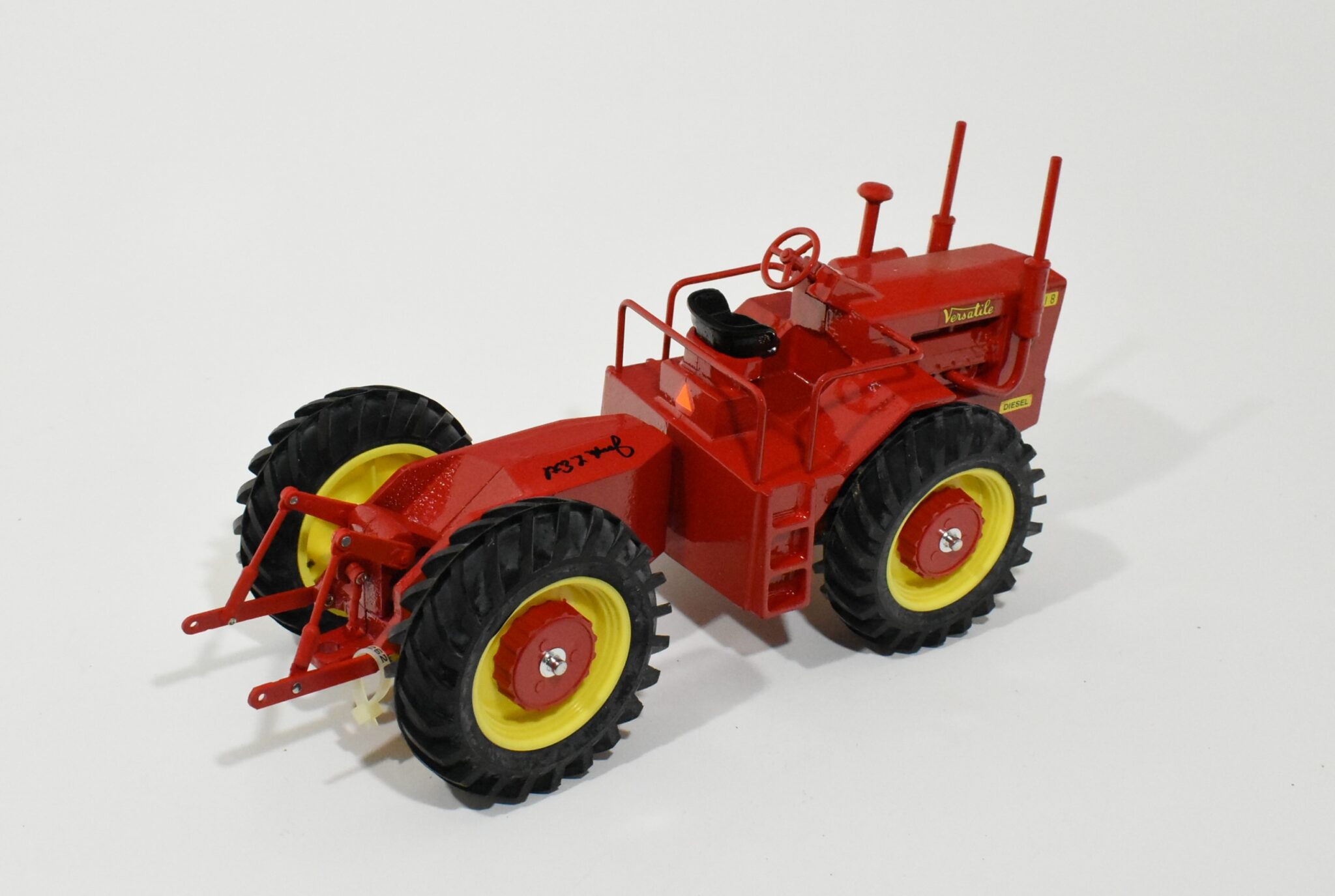 1/16 Versatile 118 4WD Tractor, 1999 Collector Edition - Daltons Farm Toys