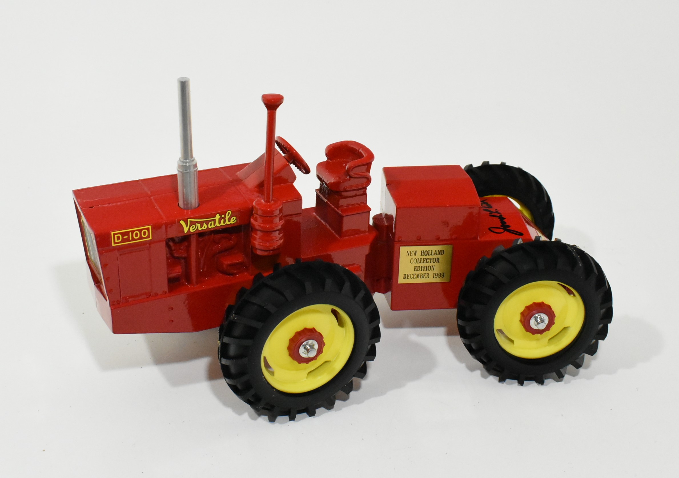 1/16 Versatile D-100 4WD Tractor, 2000 Collector Edition - Dalton's ...