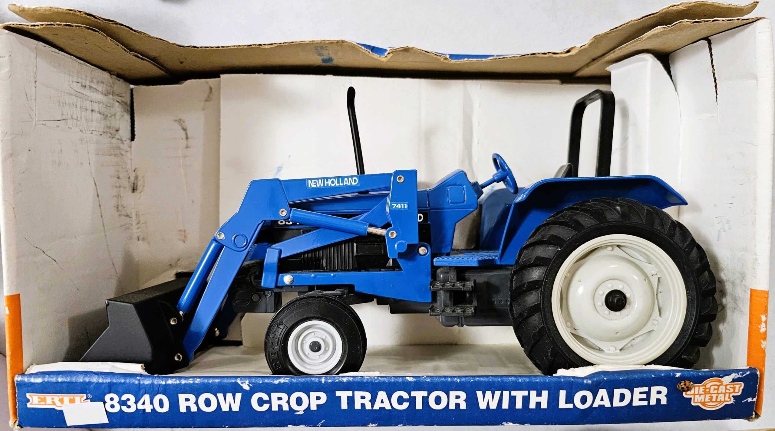 1/16 Ford 8340 Tractor With Loader - Dalton's Farm Toys