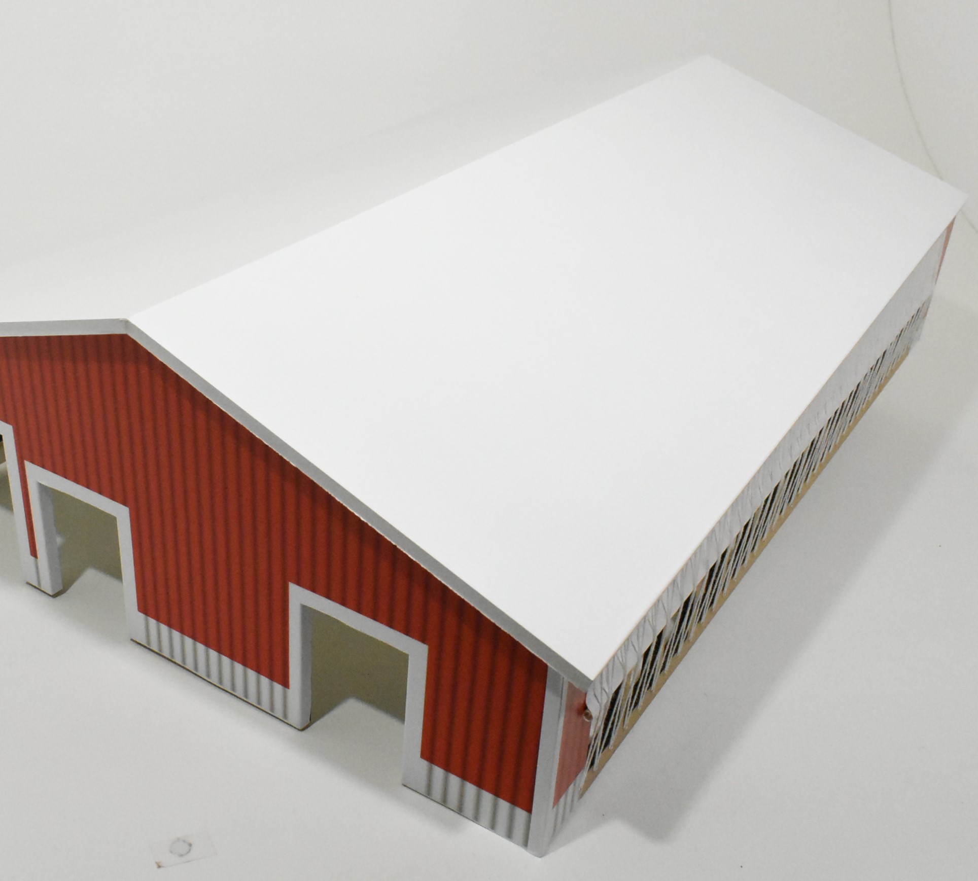1/64 Freestall Barn Red & White - Dalton's Farm Toys
