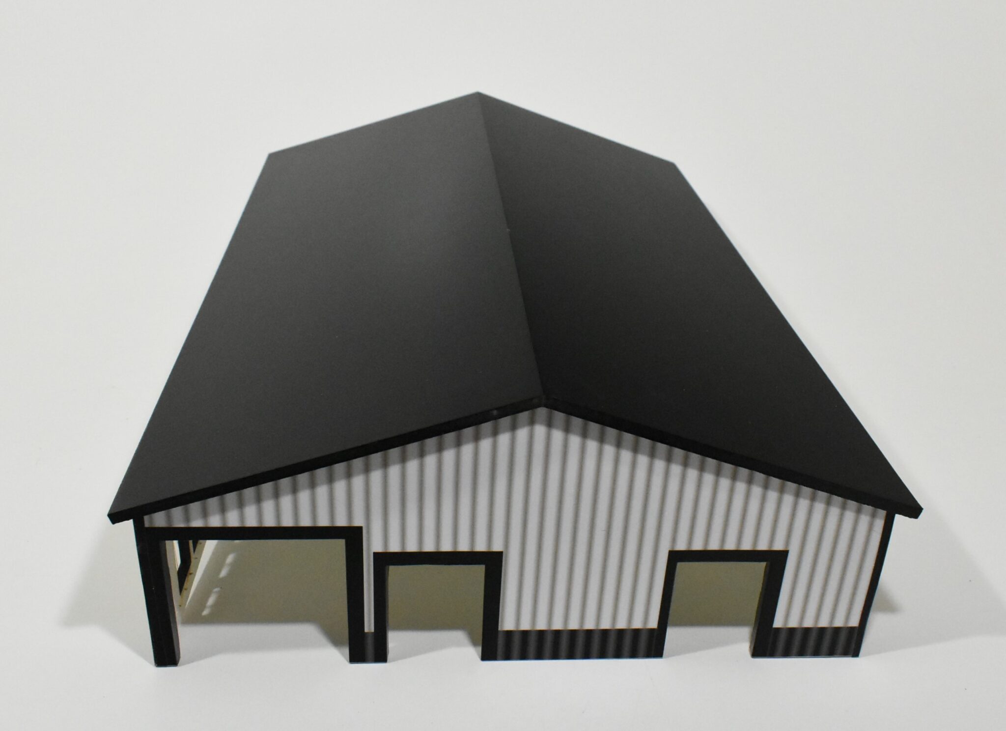 1/64 Freestall Barn Black & White - Dalton's Farm Toys