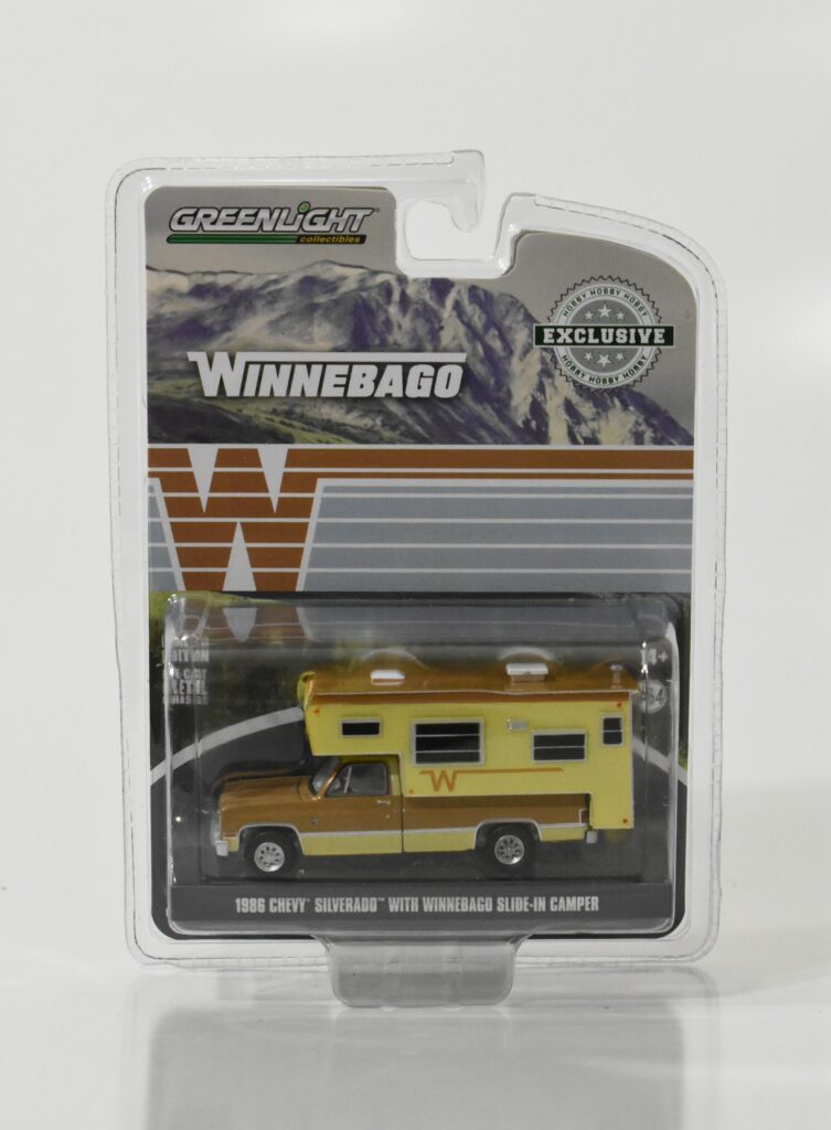 1/64 1986 Chevy Silverado With Winnebago Camper - Dalton's Farm Toys