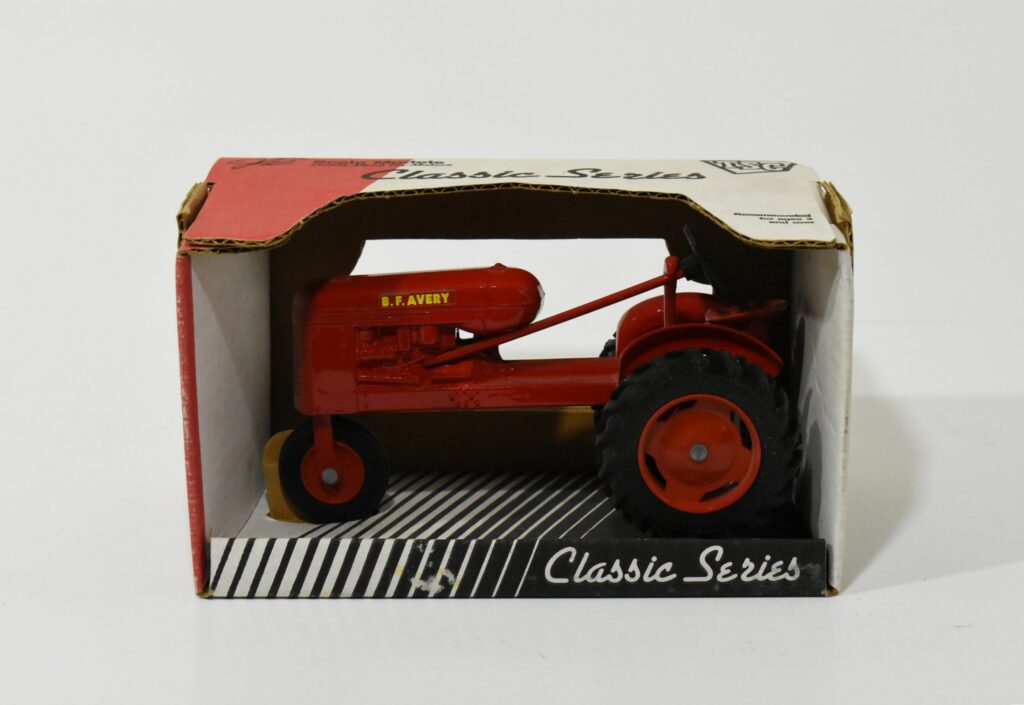1/16 B. F. Avery Tractor With Tricycle Front End - Dalton's Farm Toys