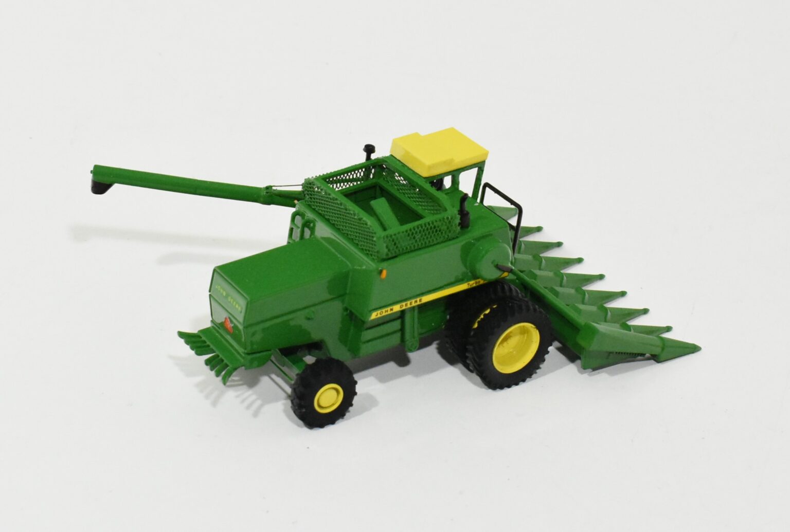 1/64 Custom John Deere 7700 Turbo Combine With Green Tank With Duals & Rear Wheel Assist, 8 row ...