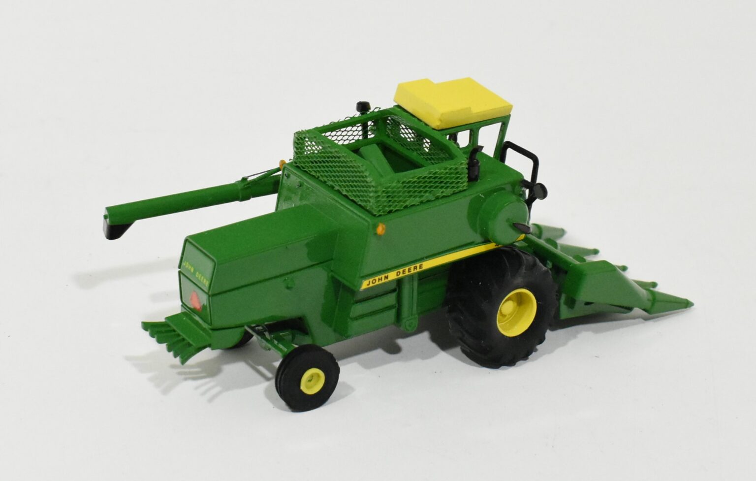 1/64 Custom John Deere 4400 Combine With Green Tank, 4 row Corn & Grain ...