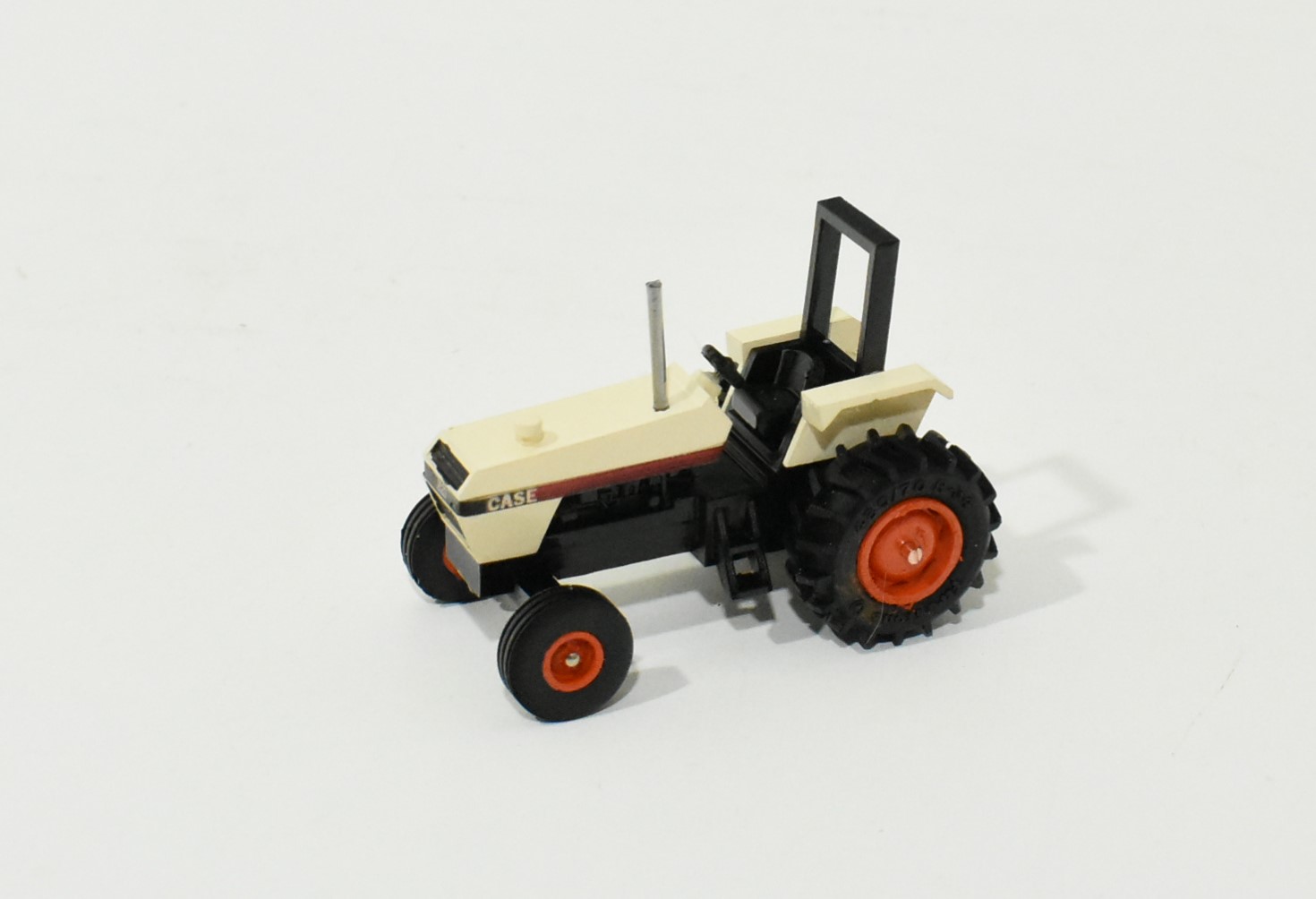 1/64 Custom Case 1694 2wd Tractor With Rops - Dalton's Farm Toys