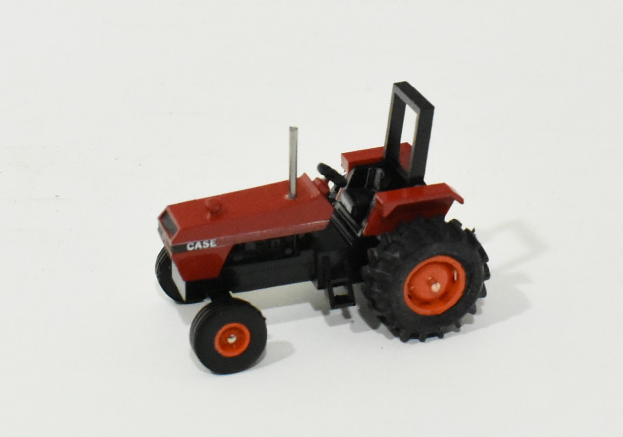 1/64 Custom Case 1694 2wd Tractor With Rops, Red - Dalton's Farm Toys