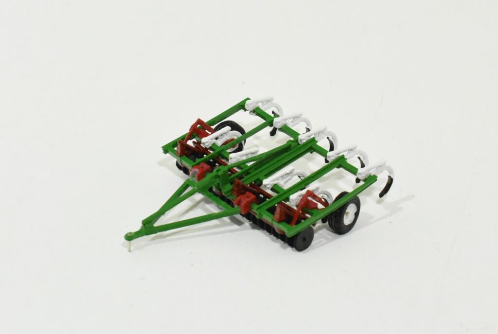 1/64 Custom Glencoe Soil Saver Chisel Plow - Dalton's Farm Toys