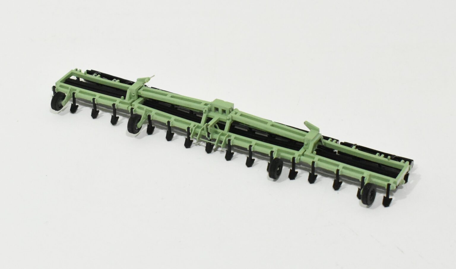 1/64 Custom Orthman 16 Row Hipper Bedder - Dalton's Farm Toys