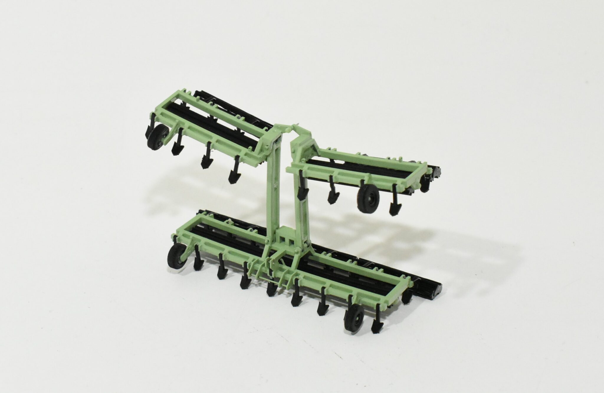 1/64 Custom Orthman 16 Row Hipper Bedder - Dalton's Farm Toys