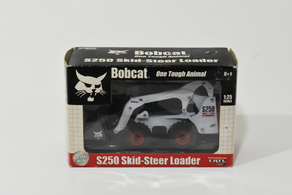 1/25 Bobcat S250 Turbo Skid Steer Loader - Dalton's Farm Toys