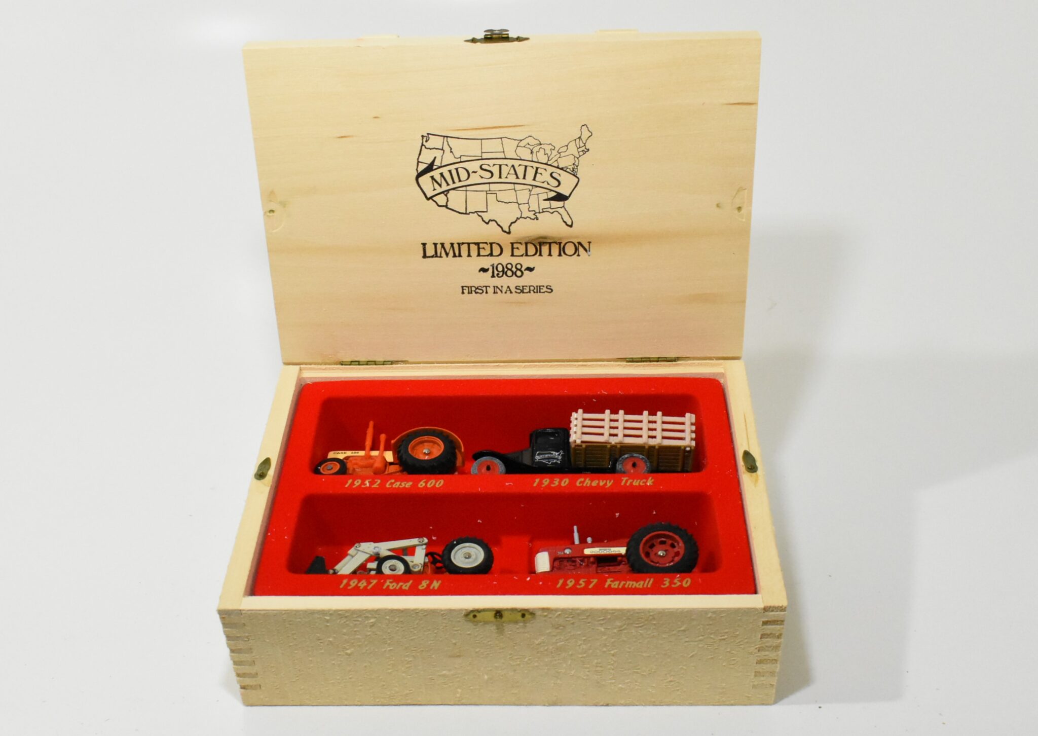 1/64 JI Case Limited Edition Tractor Set With 1952 Case 600, 1930 Chevy ...