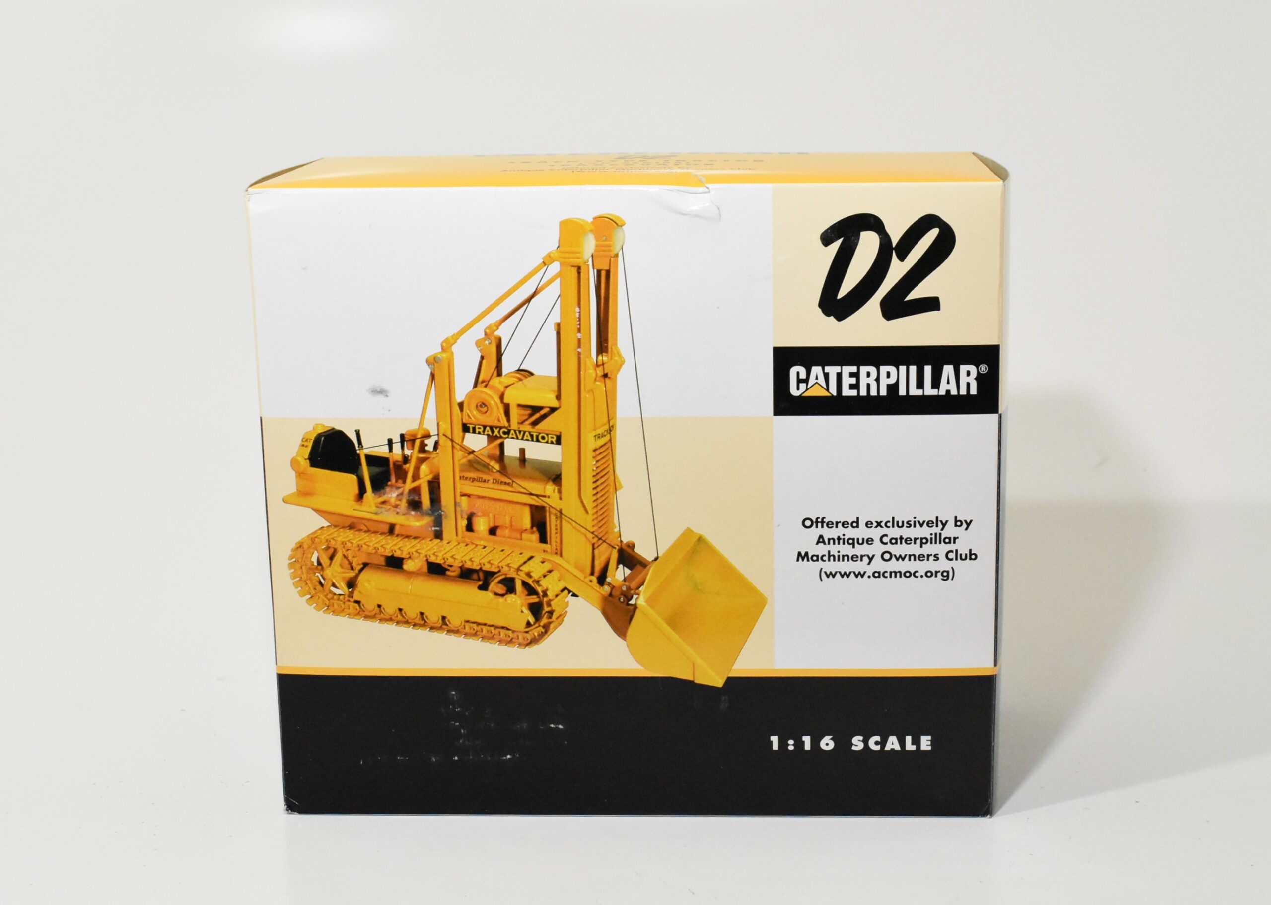 1/16 Cat D2 Track-Type Tractor With Loader - Dalton's Farm Toys