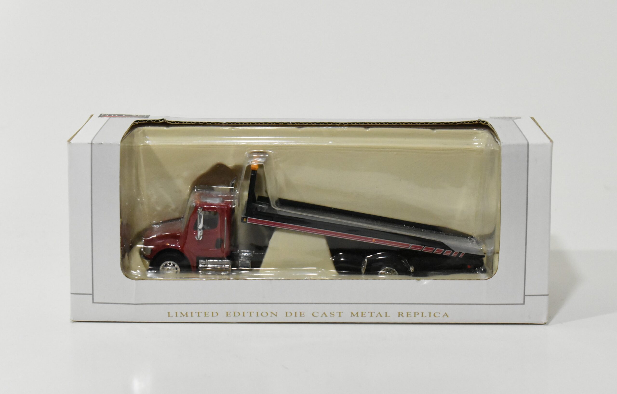 1/64 Freightliner Red Car Carrier - Dalton's Farm Toys