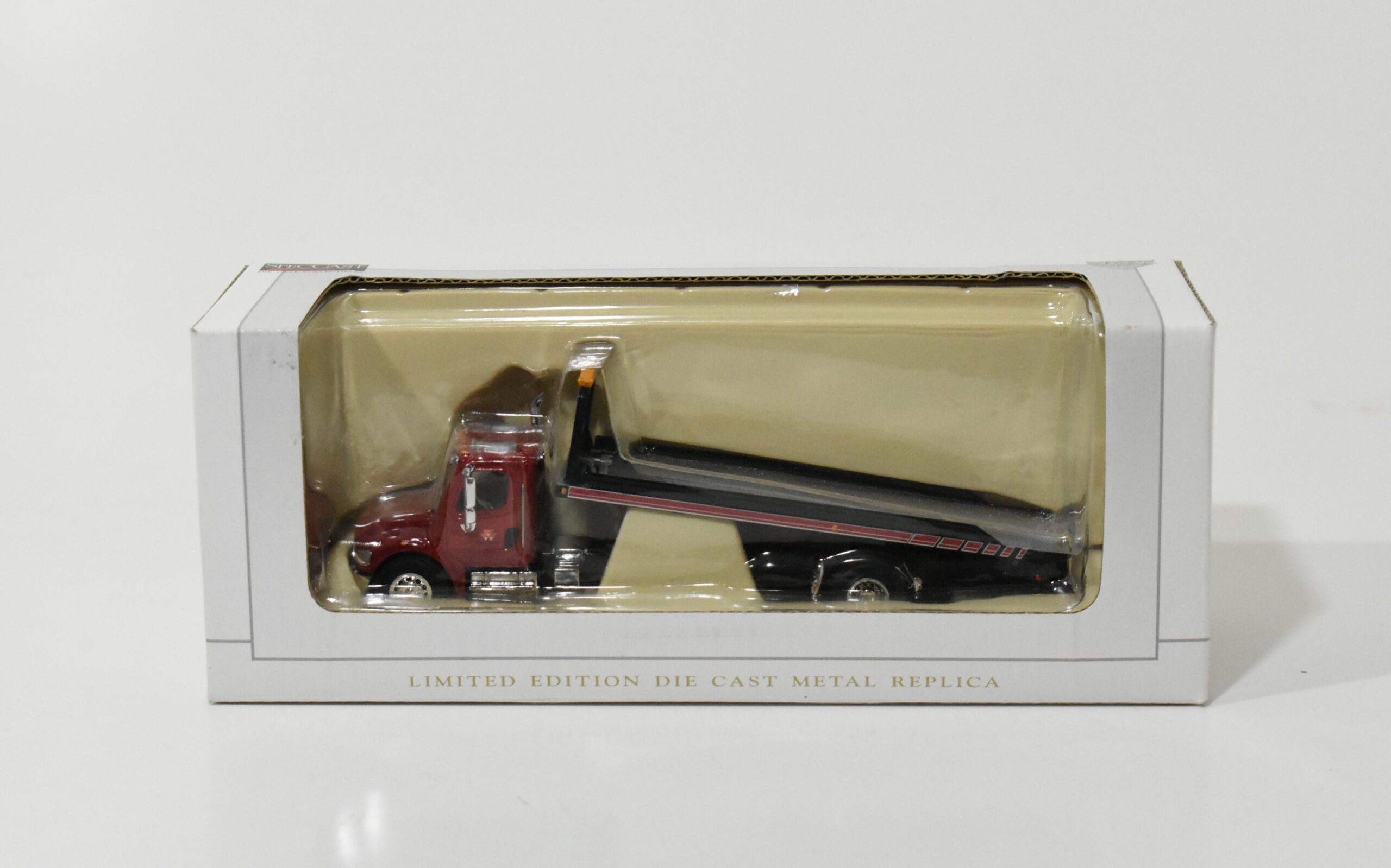 1/64 Freightliner Massey Ferguson Car Carrier - Dalton's Farm Toys