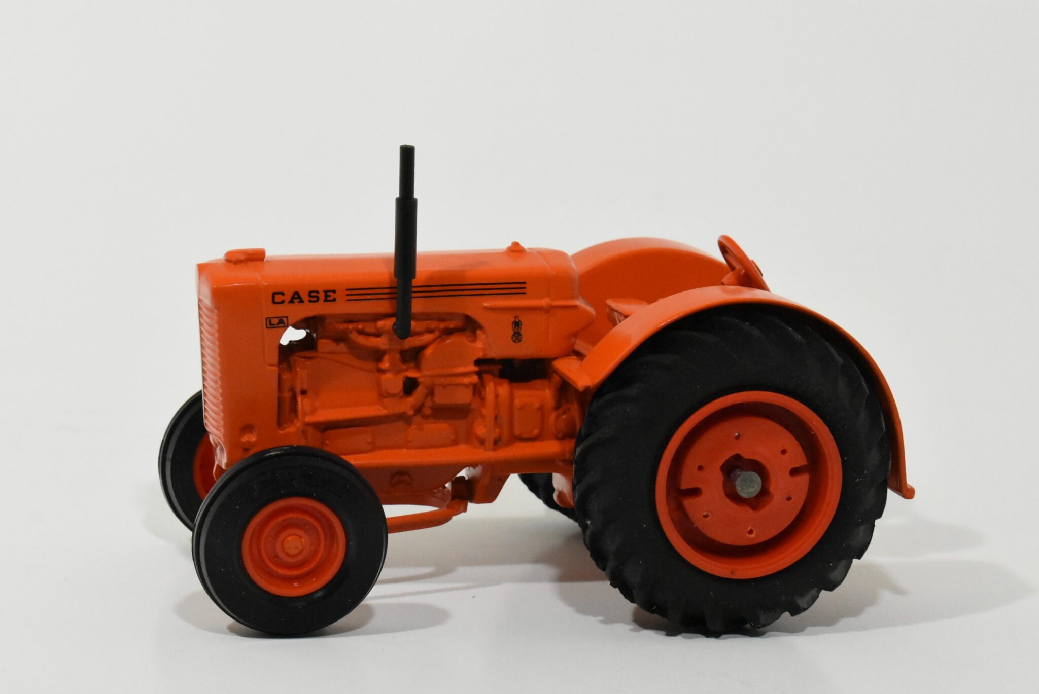 1/16 Case LA Tractor With Wide Front - Dalton's Farm Toys