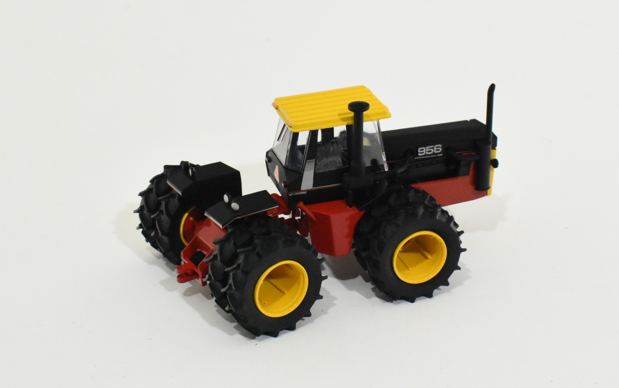 1/64 Versatile 956 4wd Tractor With Rice & Cane Tires - Dalton's Farm Toys