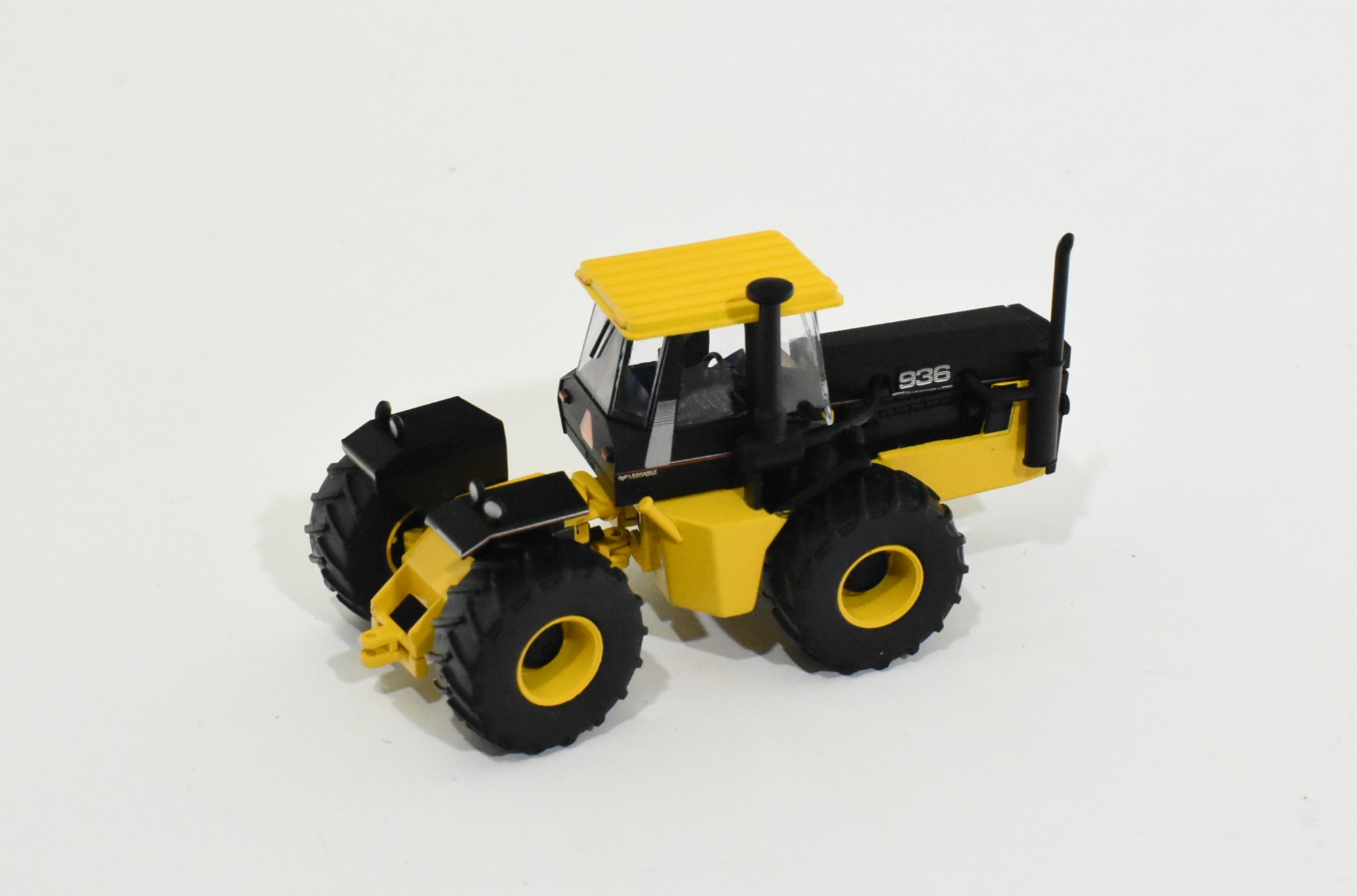 1/64 Ford Versatile Industrial Yellow 936 4wd Tractor With Flotation ...