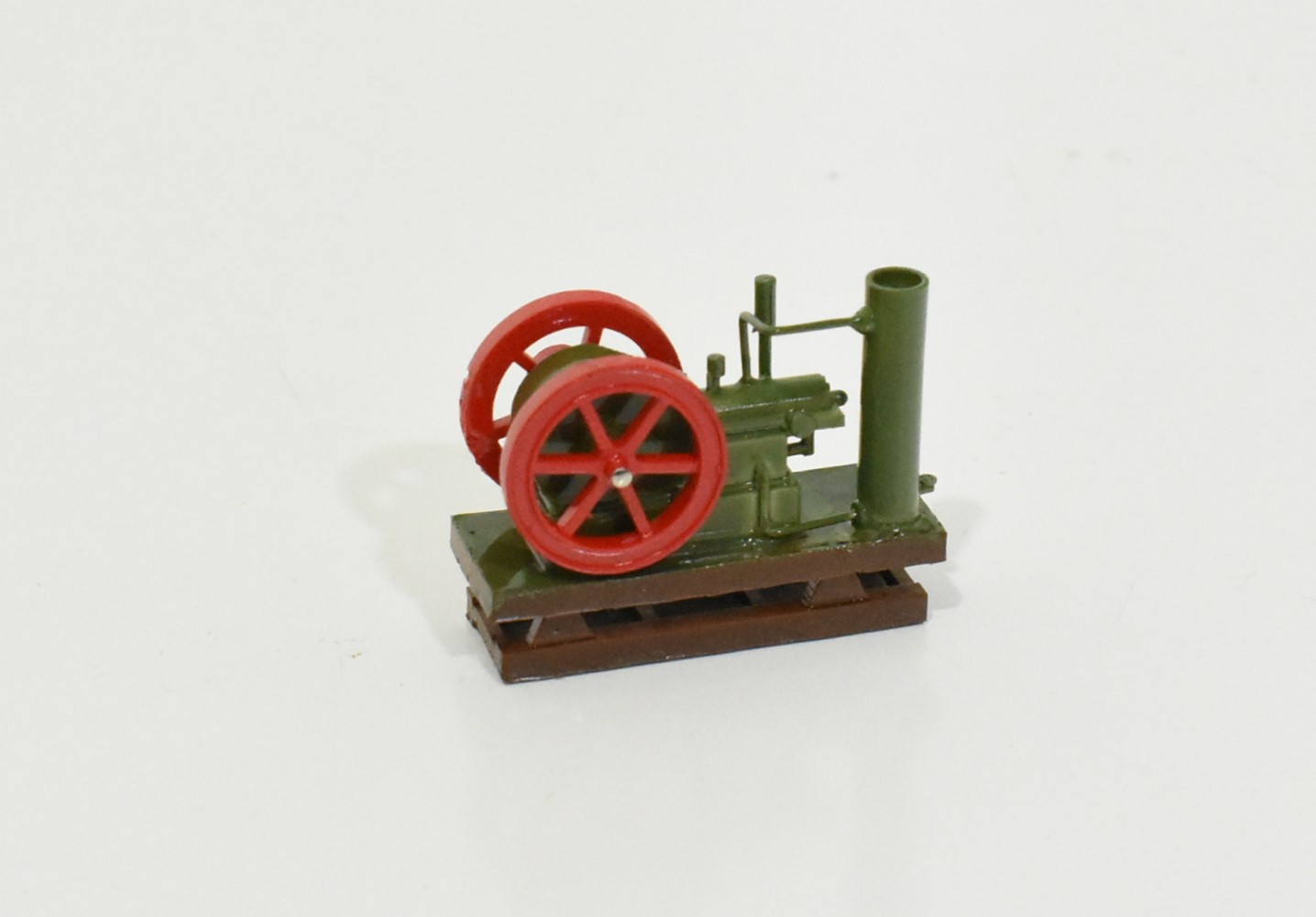 1/64 International Mogul Hit Miss Stationary Engine - Dalton's Farm Toys
