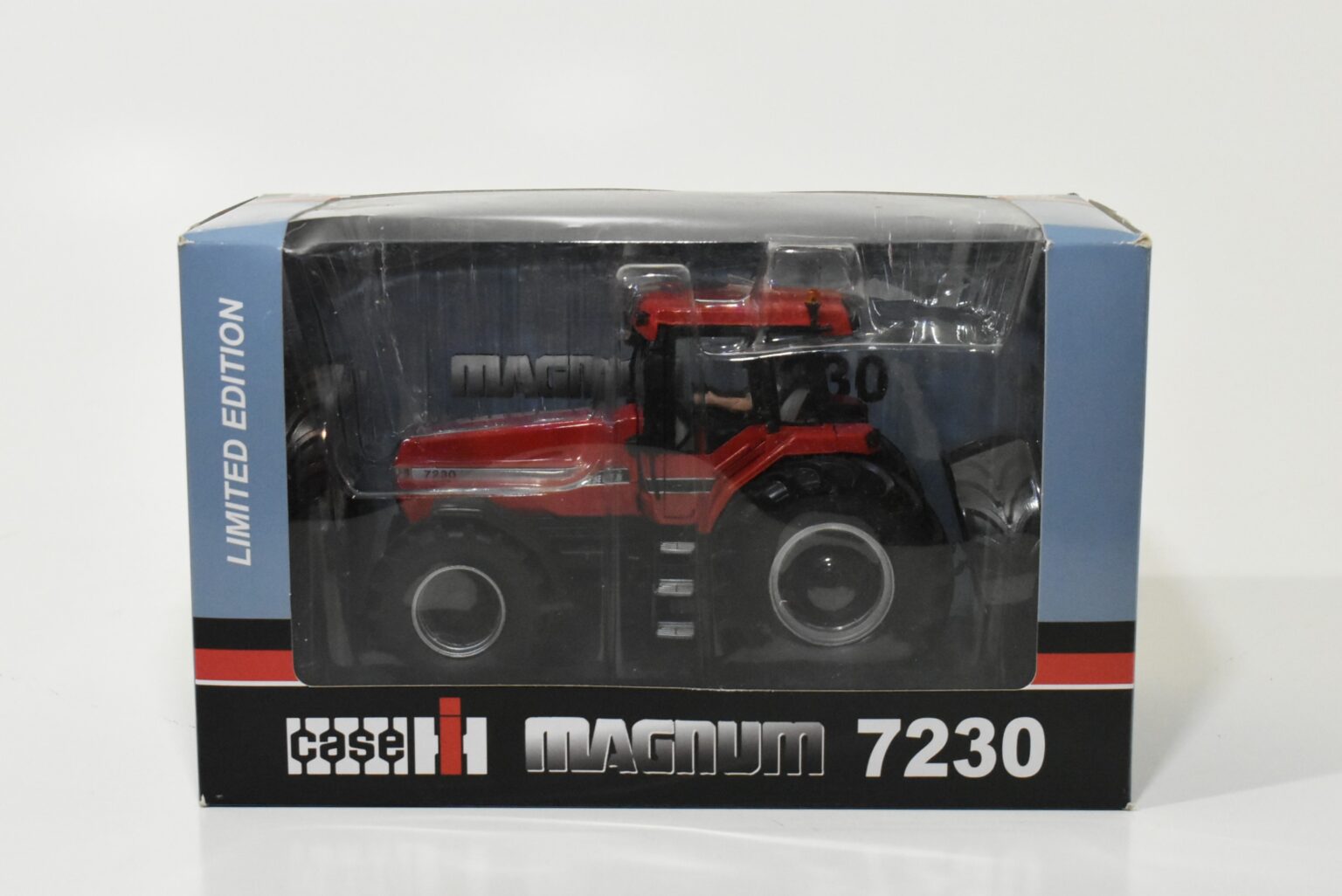 1/32 Case IH Magnum 7230 Tractor - Dalton's Farm Toys