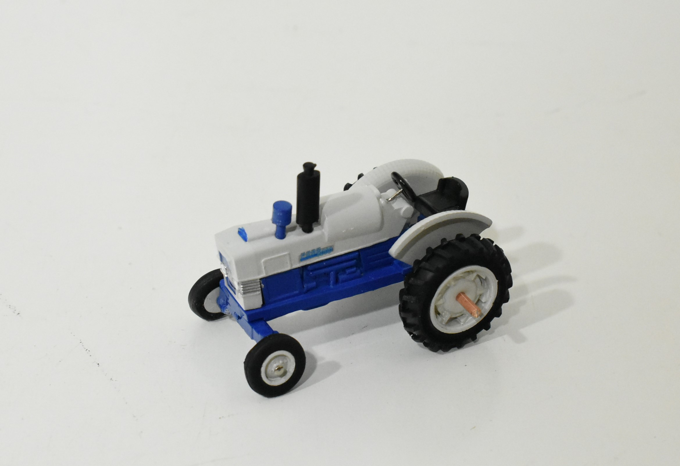 1/64 Custom Ford 6000 Commander LP Tractor With Wide Front - Dalton's ...
