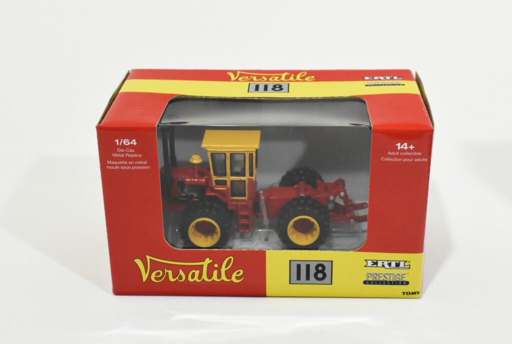 1/64 Versatile 118 4wd Tractor With Duals & Cab - Dalton's Farm Toys