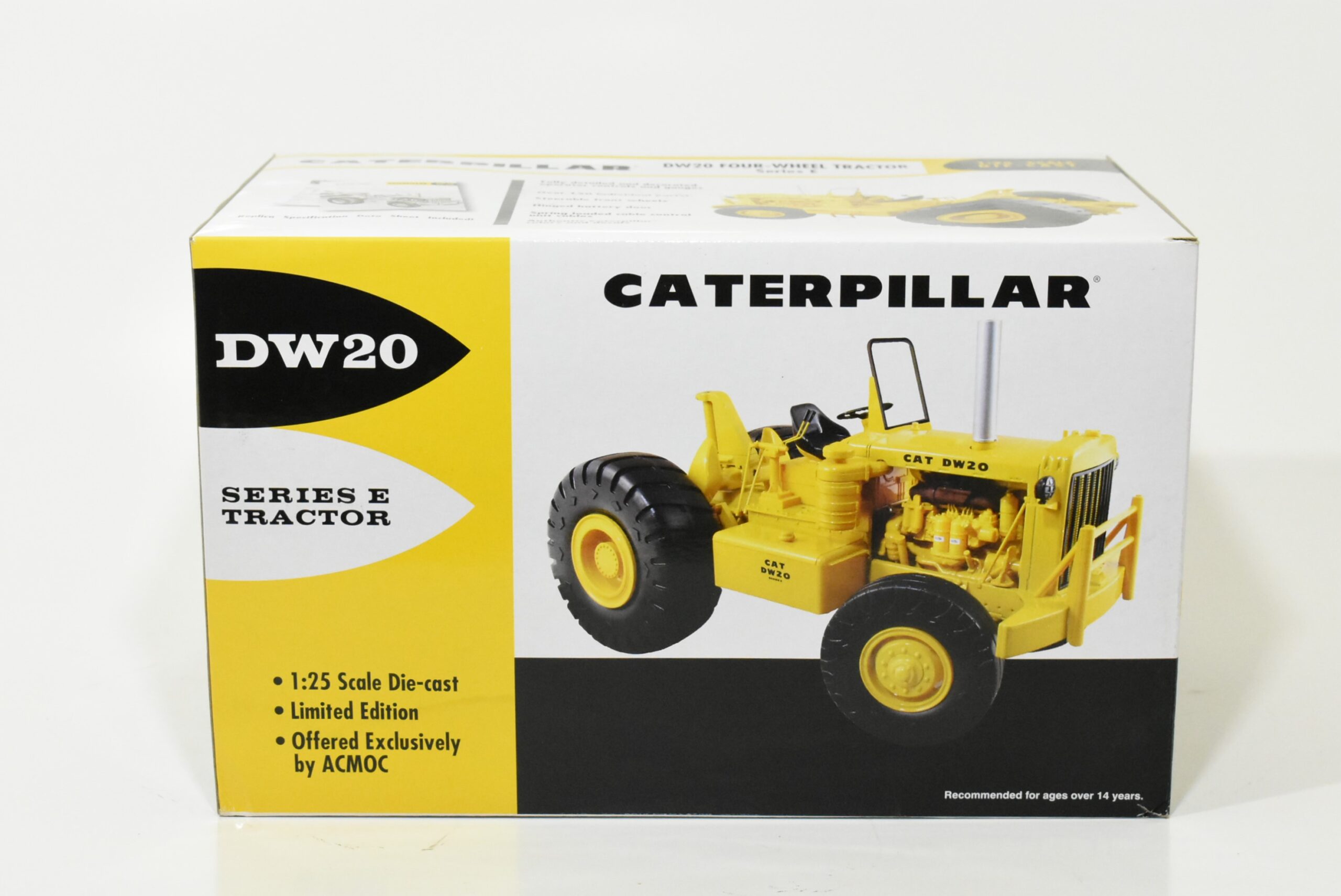 1/25 Caterpillar DW20 Series E Tractor - Dalton's Farm Toys