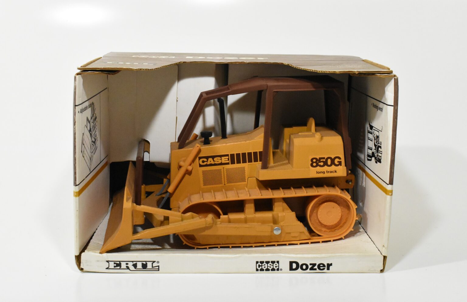 1/16 Case 850G Dozer With Blade - Dalton's Farm Toys