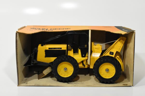 1/16 John Deere Log Skidder - Dalton's Farm Toys