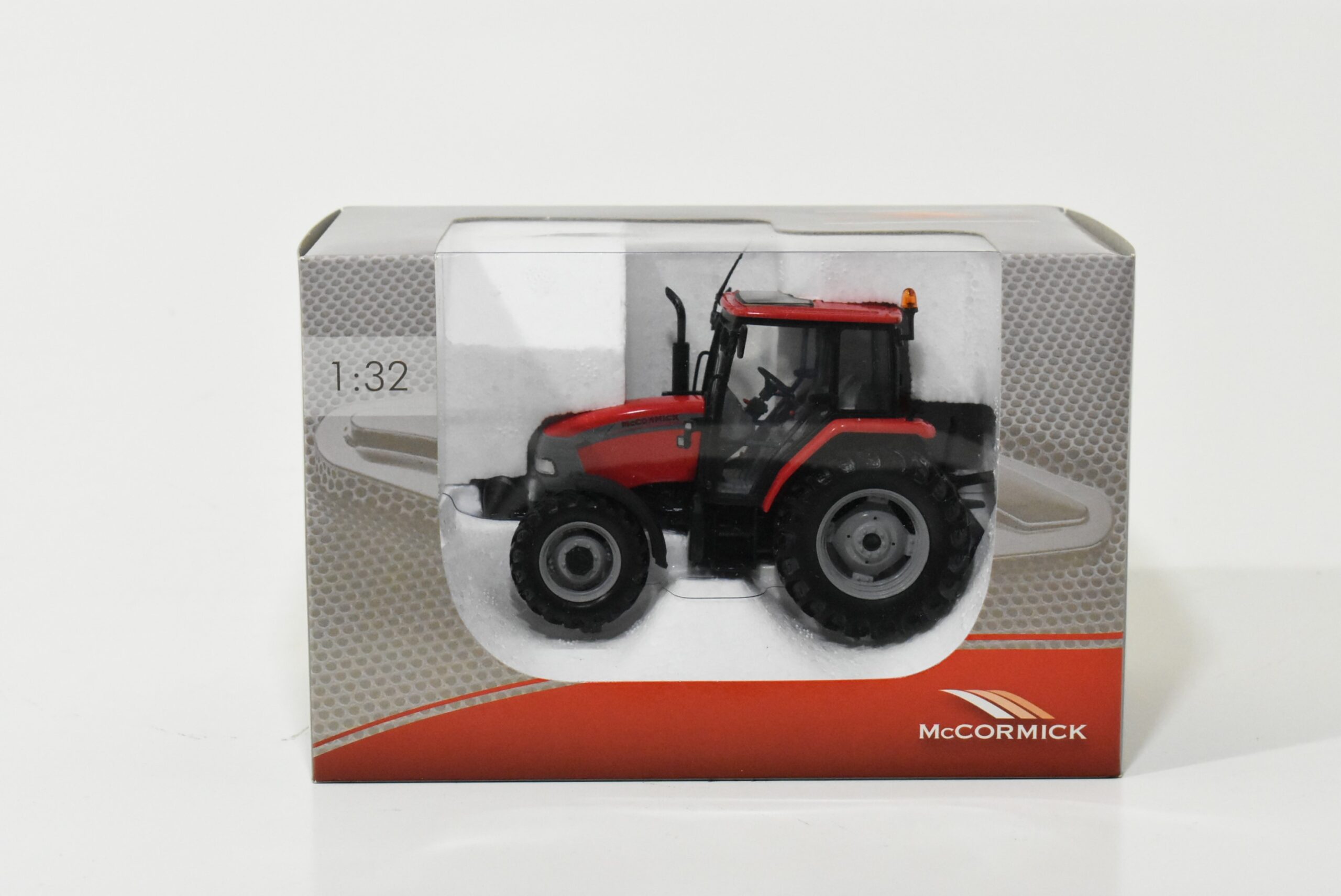 1/32 McCormick CX105 Tractor With Front Wheel Assist - Dalton's Farm Toys