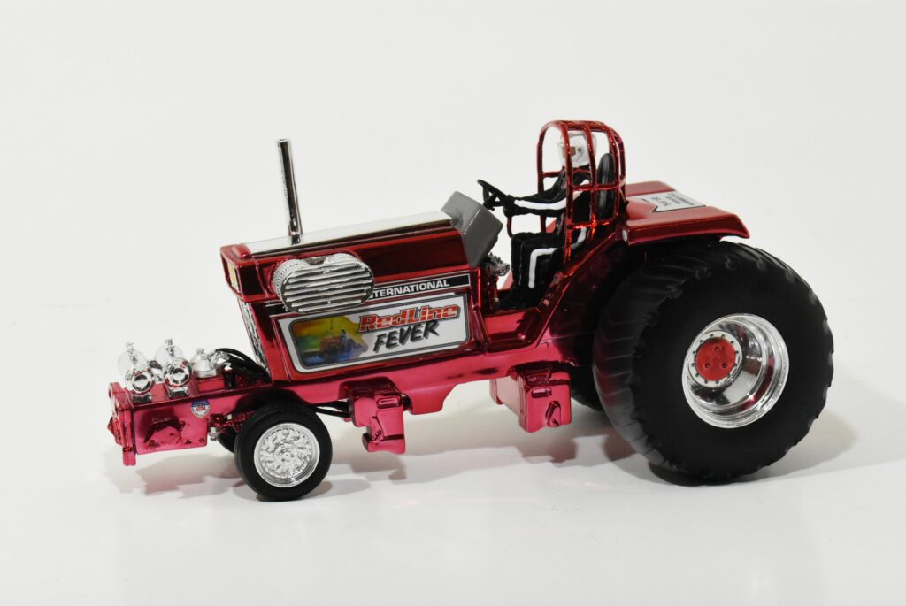1/16 International Harvester 1486 Red Line Fever Pulling Tractor, Red ...