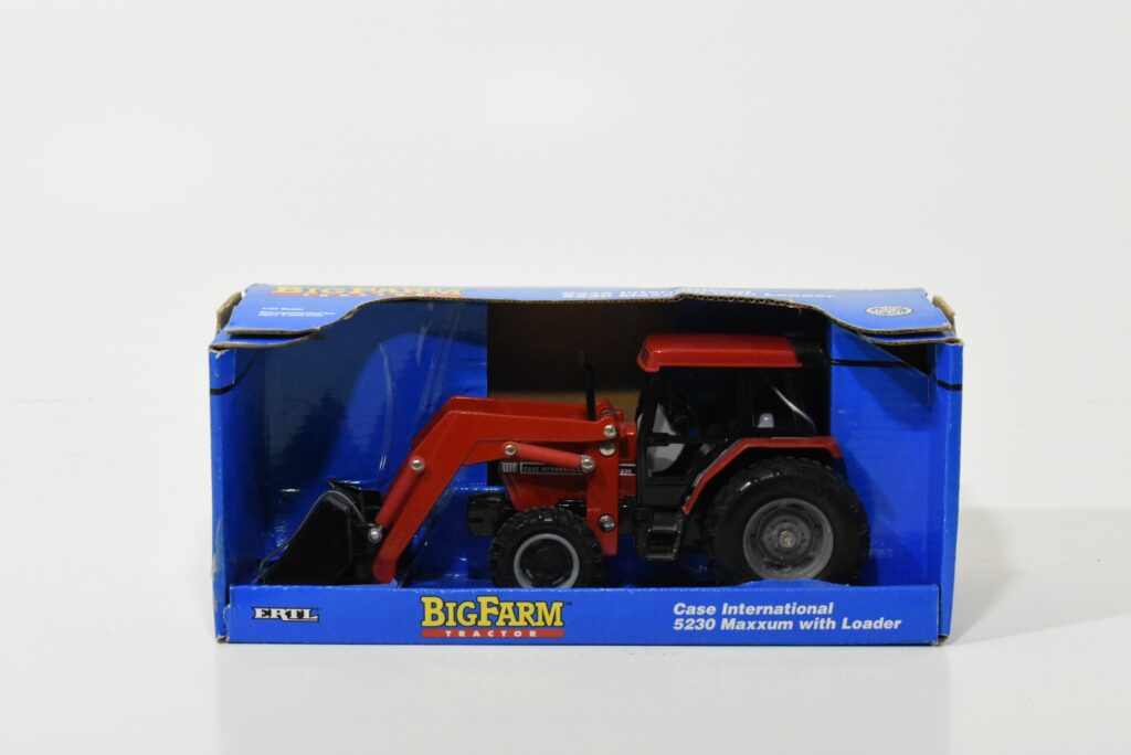 1/32 Case International 5230 Maxxum Tractor With Loader - Dalton's Farm ...