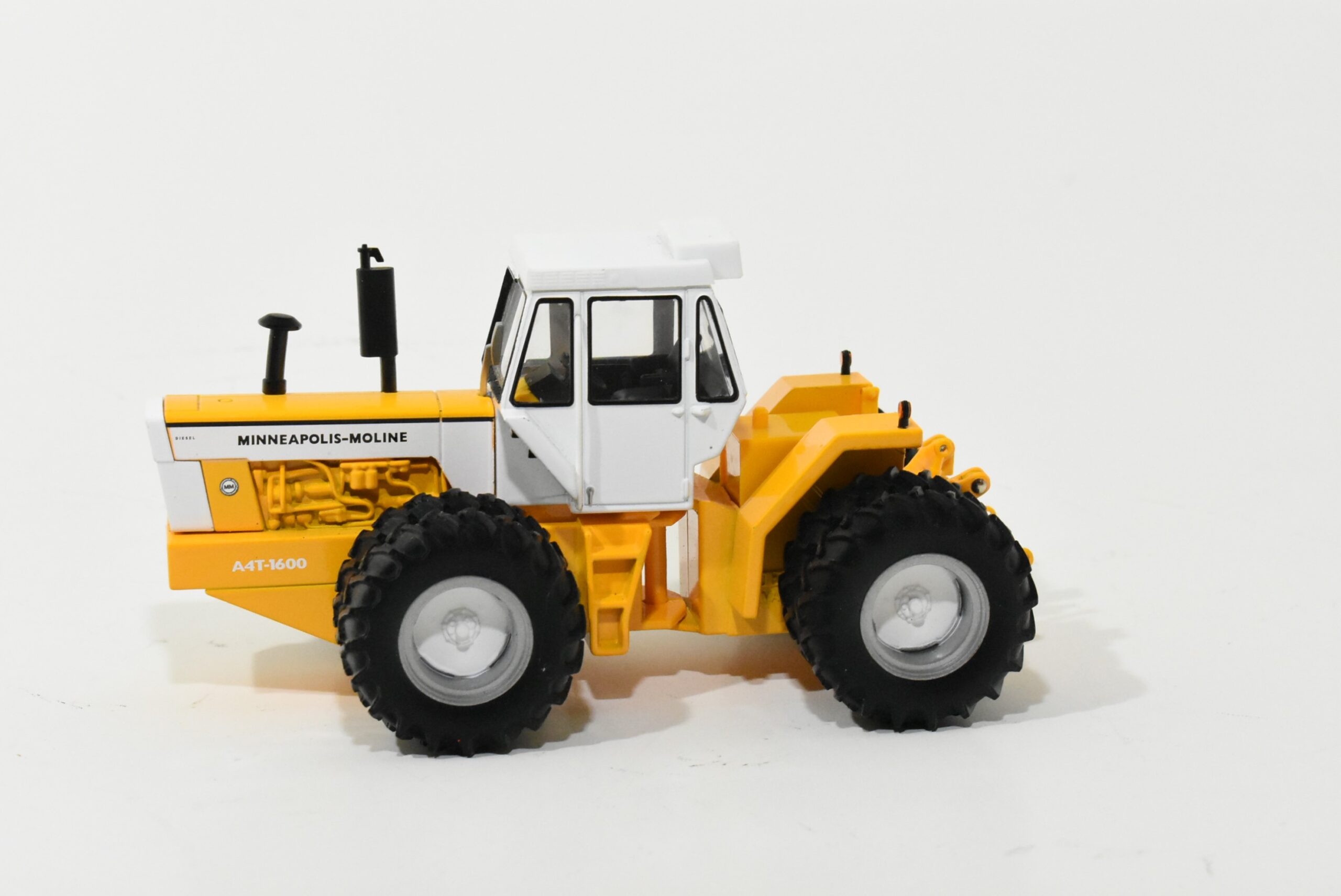 1/32 Minneapolis Moline A4T-1600 Tractor With Duals, Yellow Chaser ...