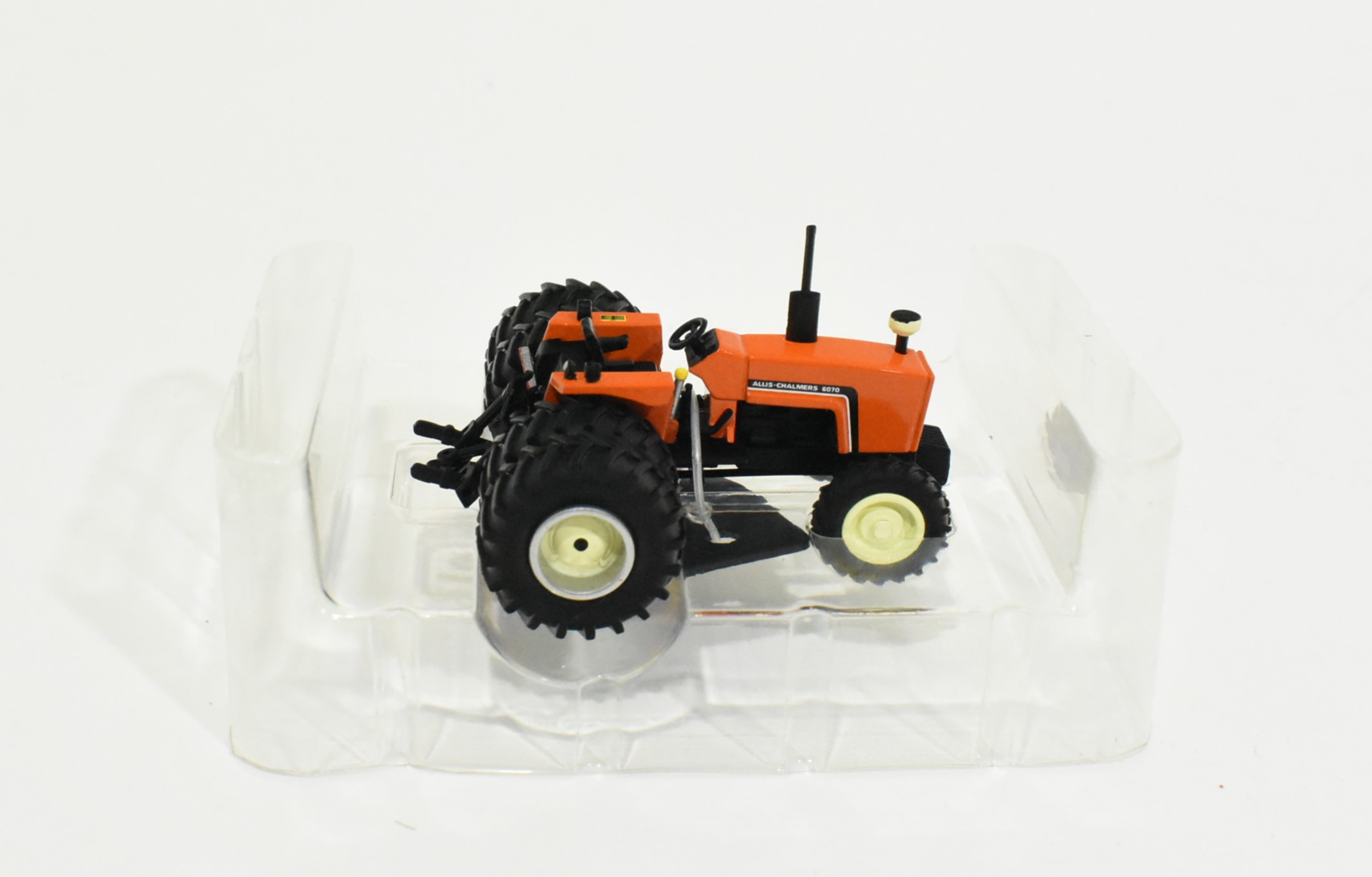 1/64 Allis Chalmers 6070 Open Station Tractor With Front Wheel Assist ...