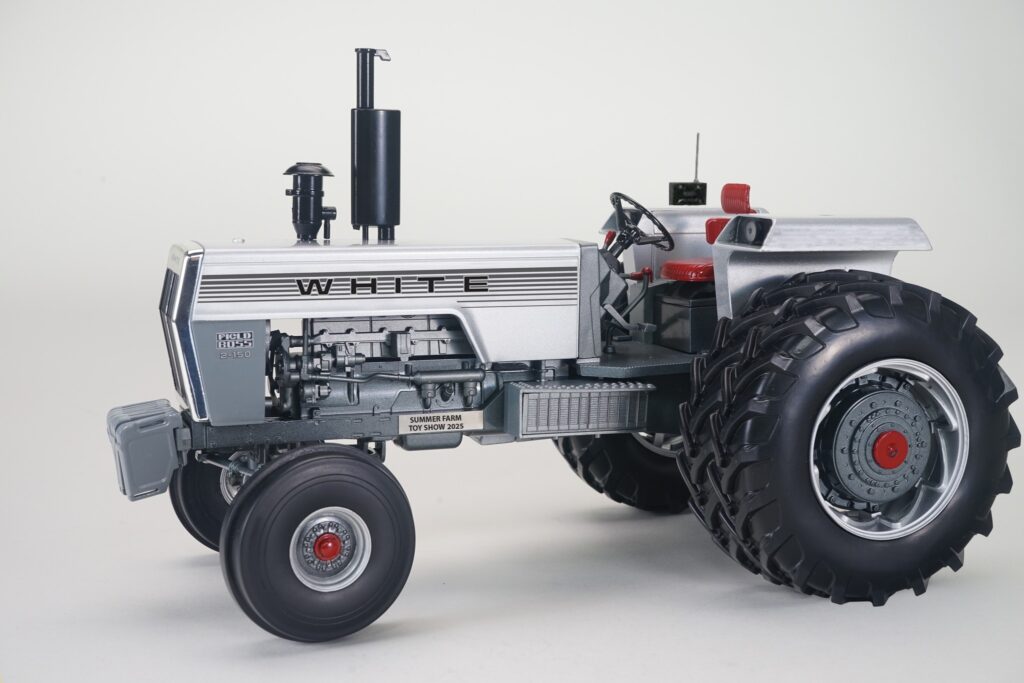1/16 White 2-150 Open Station Tractor With Duals, 2025 Summer Toy Show ...