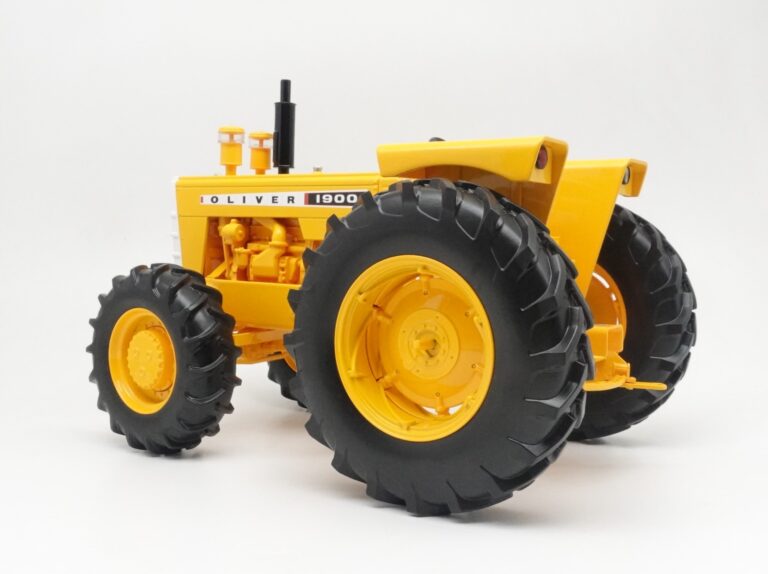 1/16 Oliver 1900 Industrial Tractor, 2025 Heartland Toy Show, 1 of 500 ...