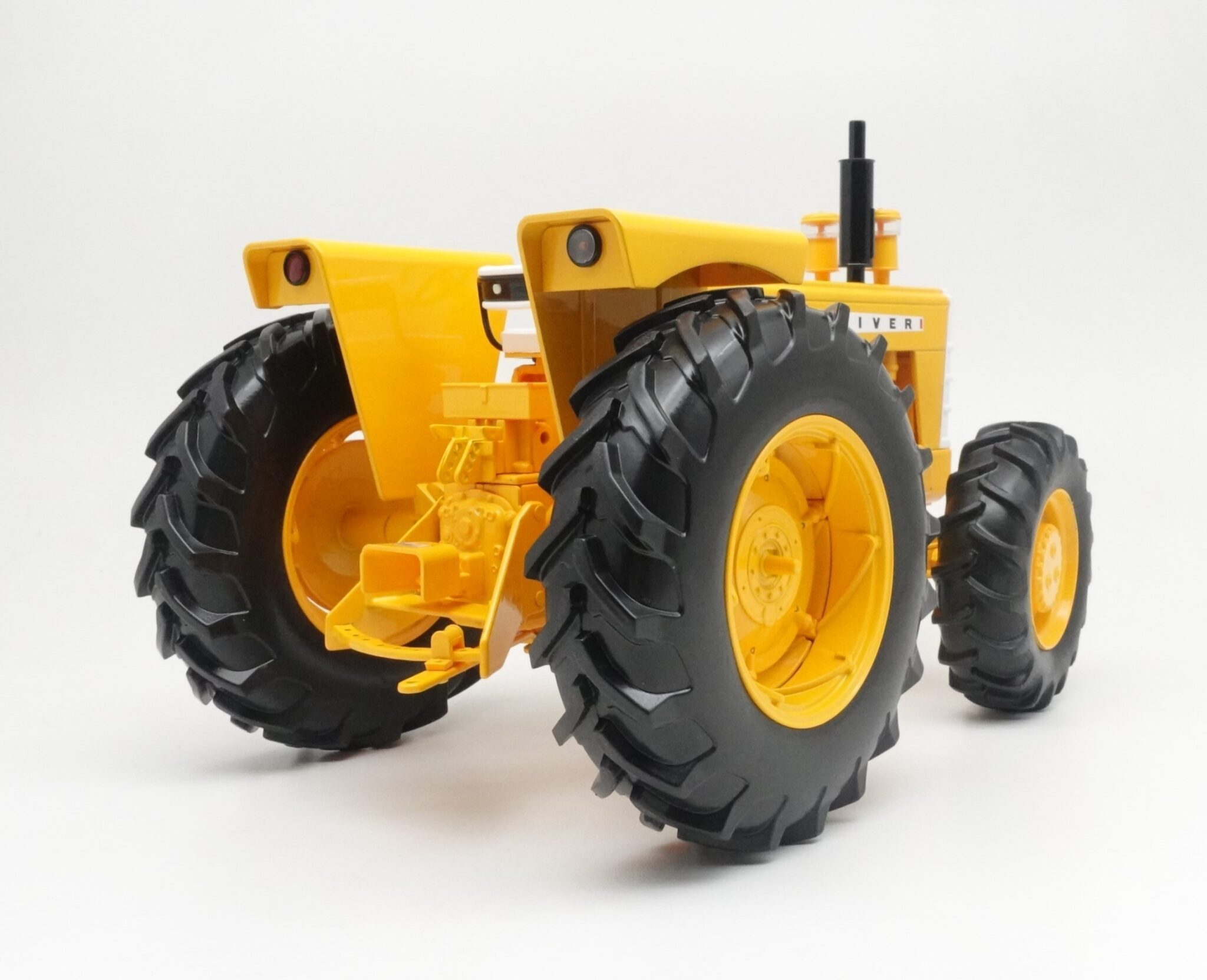 1/16 Oliver 1900 Industrial Tractor, 2025 Heartland Toy Show, 1 of 500 ...