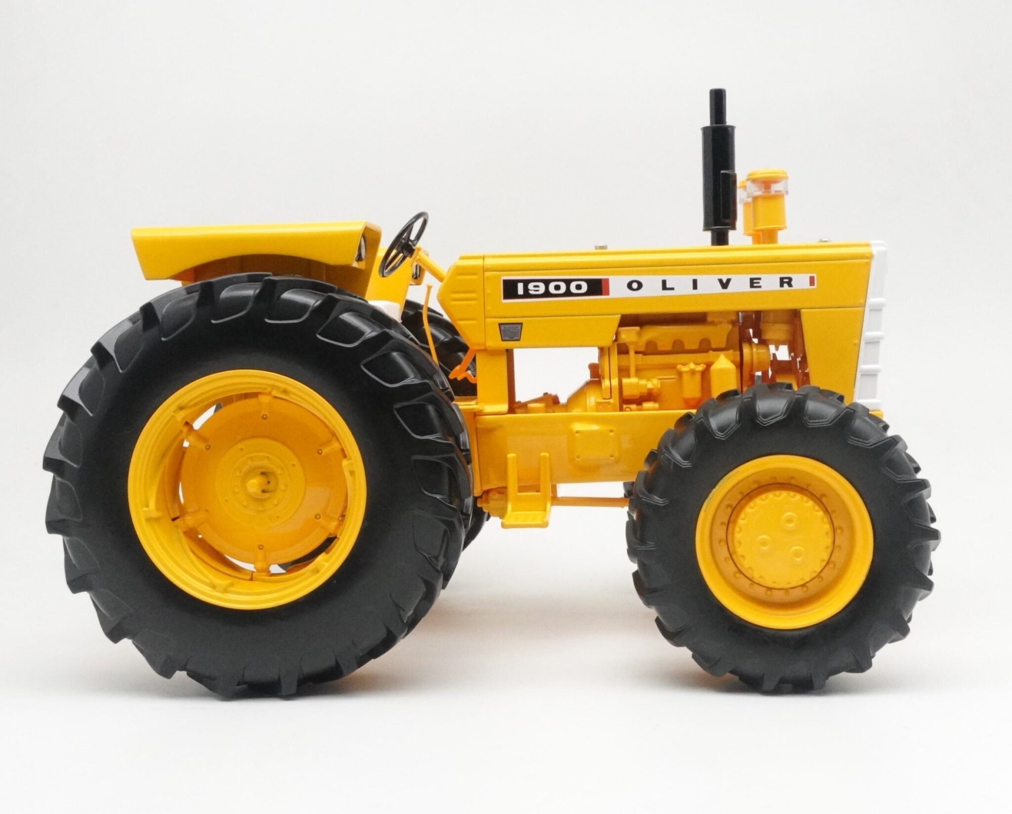 1/16 Oliver 1900 Industrial Tractor, 2025 Heartland Toy Show, 1 of 500 ...