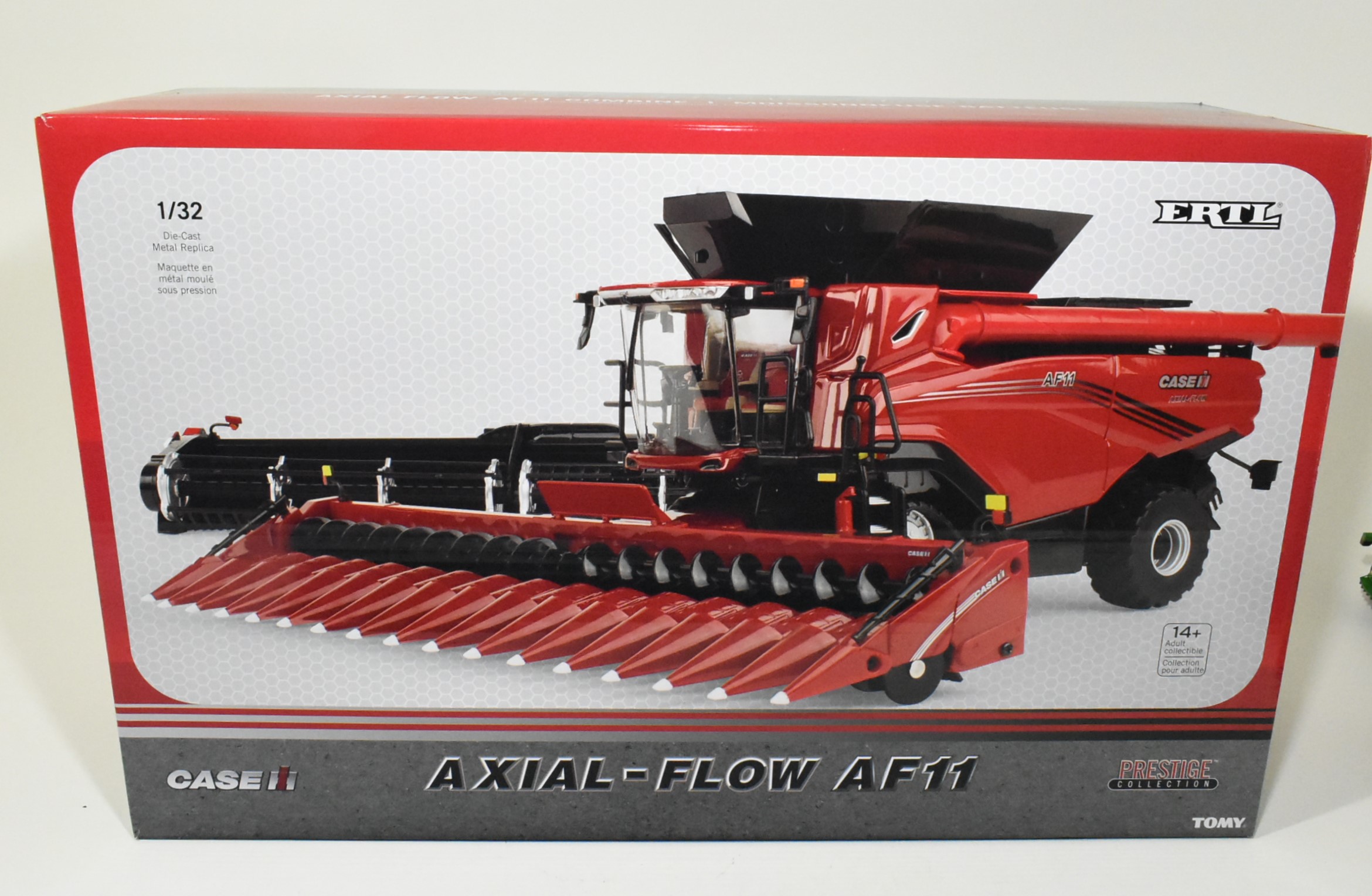 1/32 Case IH AF11 Combine With Tracks, Draper Head & 16 Row Corn Head ...