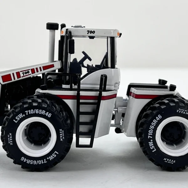 1/64 Big Bud 700 Agriculture White 4wd Tractor With Titan Dual Tires ...